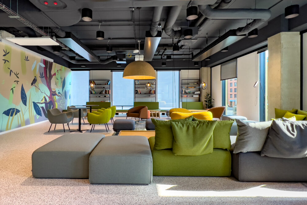 Colourful Contrasts: Adding Depth to Your Office with Maxima